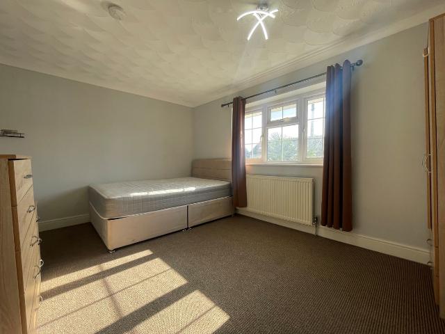 Hannibal Road, Staines Upon Thames TW19, Room to rent, £850 pcm | PrimeLocation