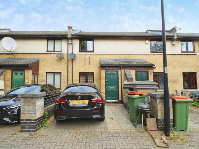 Hanover Avenue E16, 2 bed terraced house to rent, £1,900 pcm | PrimeLocation