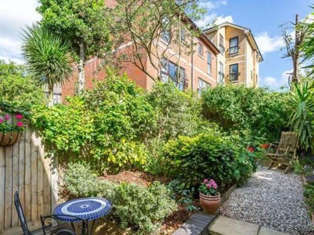 Hanover Avenue, Royal Docks, 2 Bedroom Terraced