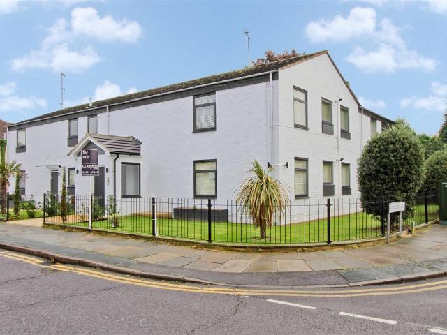 Hanover Court, Torrington Road, Ruislip HA4, 1 bed flat to rent, £1,375 pcm | PrimeLocation