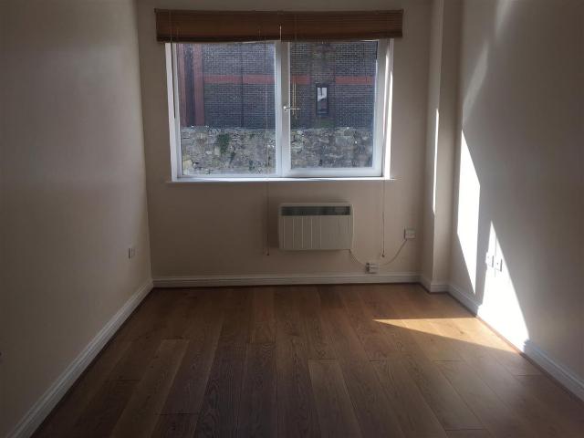 Hanover Court, York Walk, Southampton SO14, Room to rent, £915 pcm | PrimeLocation