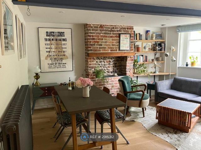 Hanover Crescent, Brighton BN2, 2 bed flat to rent, £1,800 pcm | PrimeLocation