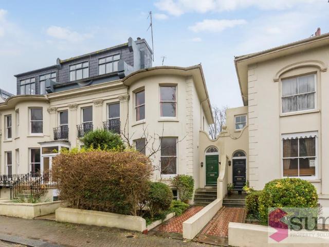 Hanover Crescent, Brighton 3 bed semi detached house to rent £2,900 pcm £669 pw