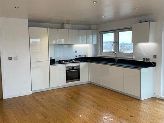 Hanover House, Brentwood CM14, 2 bed flat to rent, £2,195 pcm | PrimeLocation