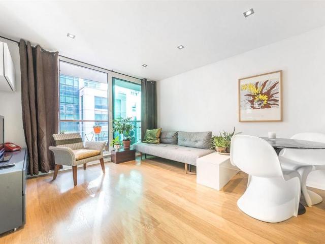 Hanover House, Vauxhall SW8 2 bed flat to rent £3,100 pcm £715 pw