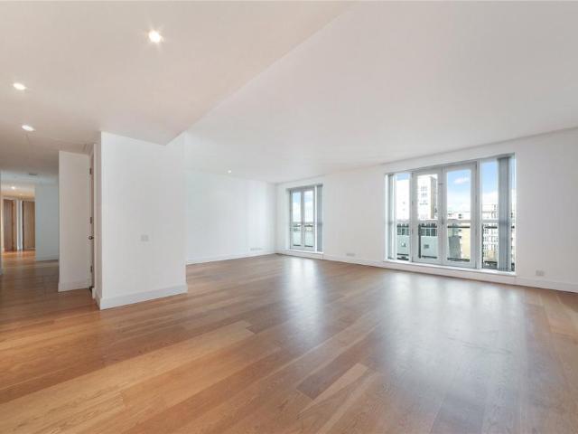 Hanover House, 32 Westferry Circus. 3 bed penthouse to rent £4,900 pcm £1,131 pw