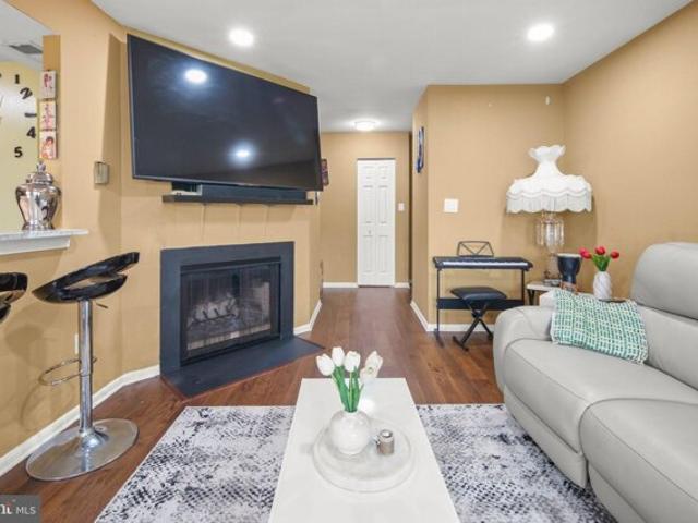 Hanover Pkwy Apt,greenbelt, Condo For Sale