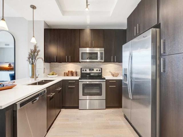 Hanover Post Oak 2 Bedroom Apartment for Rent at 1750 Sky Lark Ln, Houston, TX 77056 Great Uptown