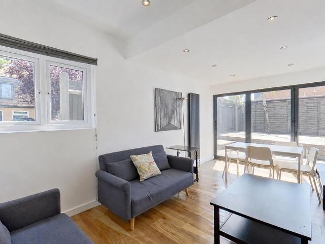 Hanover Road, London SW19, 3 bed flat to rent, £2,850 pcm | PrimeLocation