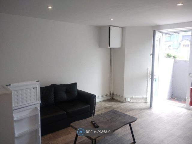 Hanover St, Swansea SA1, 1 bed flat to rent, £650 pcm | PrimeLocation
