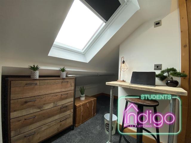 Hanover Street, Newcastle ST5, Room to rent, £635 pcm | PrimeLocation