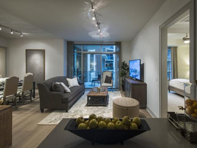Hanover Southampton 2 Bedroom Apartment for Rent at 5122 Morningside Dr, Houston, TX 77005 University Place
