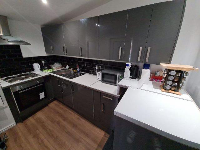 Hanover Square, Leeds 5 bed house to rent £3,358 pcm £775 pw