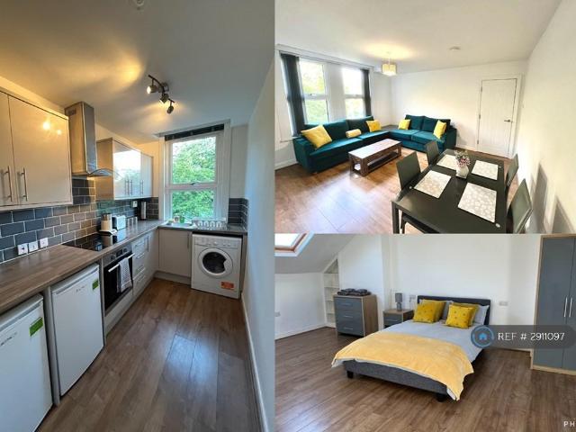 Hanover Square, Leeds, LS3 2 bed flat to rent £1,295 pcm £299 pw