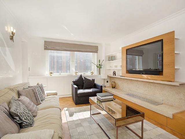 Hans Crescent, Kensington and Chelsea, London, SW1X