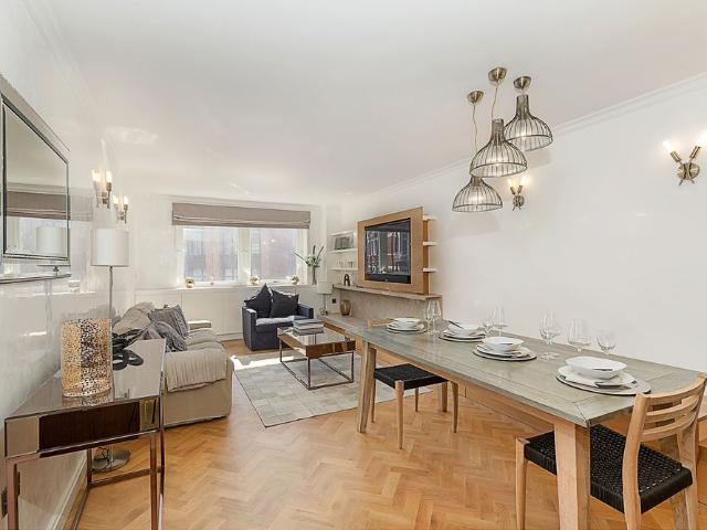 Hans Crescent, Kensington and Chelsea, London, SW1X