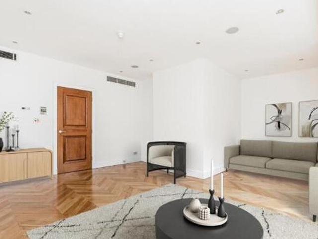 Hans Crescent, Knightsbridge, 2 Bedroom Apartment
