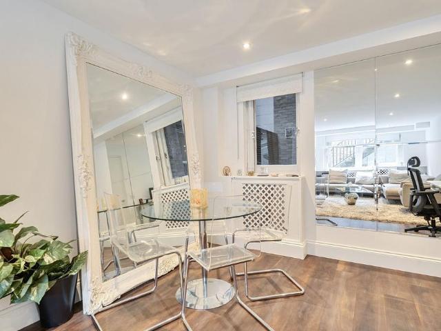 Hans Crescent, Knightsbridge, London. 1 bed flat to rent £5,200 pcm £1,200 pw