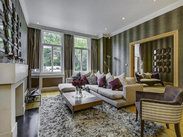 Hans Place, Knightsbridge, London, SW1X 4 bed flat to rent £15,167 pcm £3,500 pw