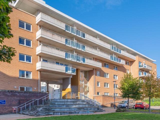 Hansen Court, Cardiff Bay CF10 1 bed flat to rent £1,000 pcm £231 pw