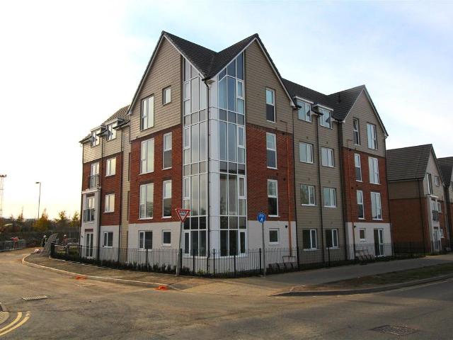Hansen Close, Rugby CV21, 2 bed flat to rent, £995 pcm | PrimeLocation
