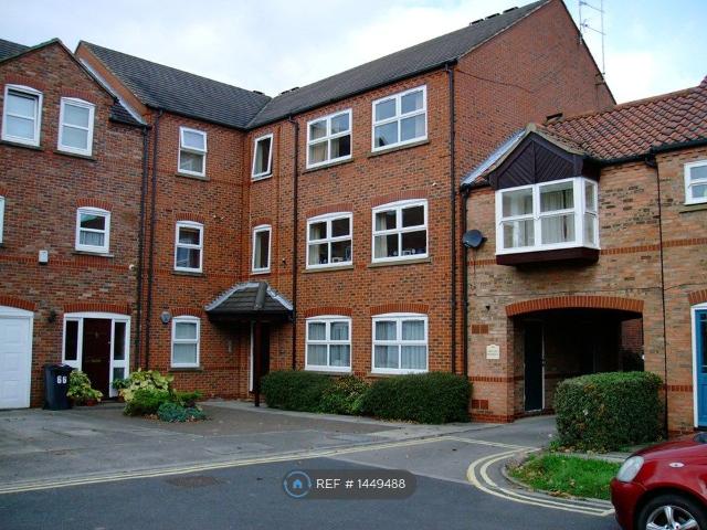 Hansom Place, York YO31, 3 bed flat to rent, £2,400 pcm | PrimeLocation