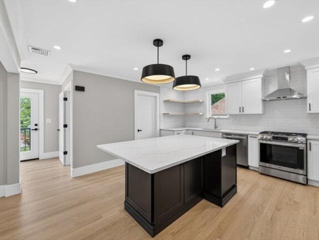 Hanson St Apt,somerville, Condo For Sale