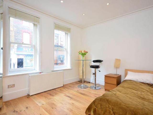 Hanson Street, Fitzrovia, London, W1W Studio to rent £2,232 pcm £515 pw