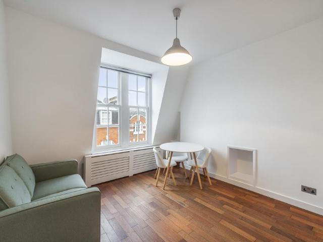 Hanson Street, London W1W 1 bed apartment to rent £2,383 pcm £550 pw