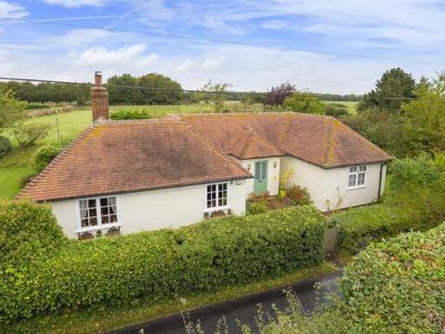 Hansletts Bungalow, Hansletts Lane, 3 Bedroom Detached