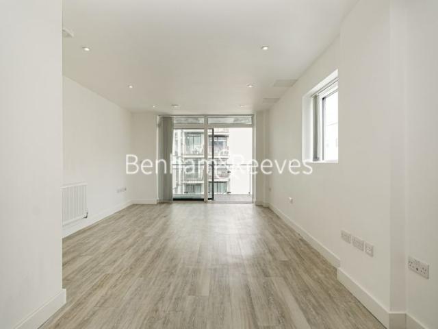 Habito, Hounslow TW3, 2 bed flat to rent, £2,000 pcm | PrimeLocation