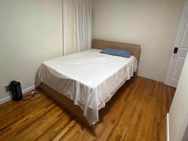 Habitación amueblada
