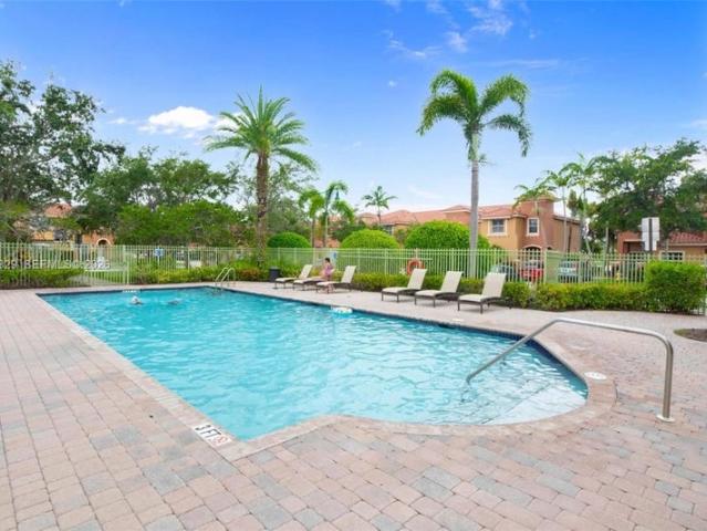 HABITACIÓN EN ALQUILER – PEMBROKE PINES