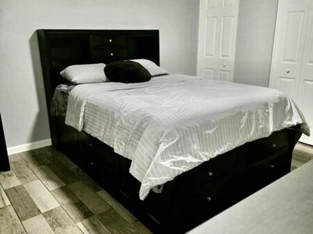Habla Español | Plenty of Parking | Near NAS Jax | Blanding Blvd | Washer & Dryer Included