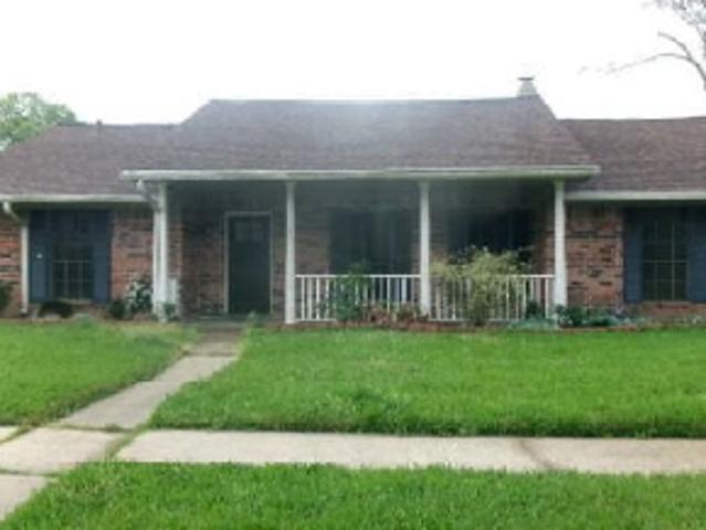 Hackberry St