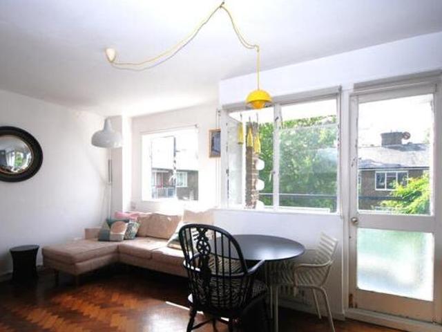 Hackford Rd, Oval, 2 Bedroom Maisonette
