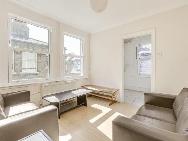 Hackford Road, London, SW9 3 bed flat to rent £2,750 pcm £635 pw