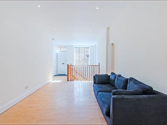 Hackney Road, Cambridge Heath E2, 2 bed flat to rent, £3,000 pcm | PrimeLocation