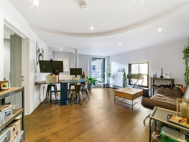 Hackney Road, London, E2 1 bed apartment to rent £2,650 pcm £612 pw