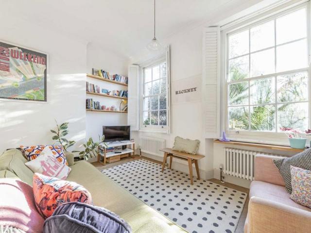 Hackney Road, London E2 1 bed flat to rent £2,500 pcm £577 pw