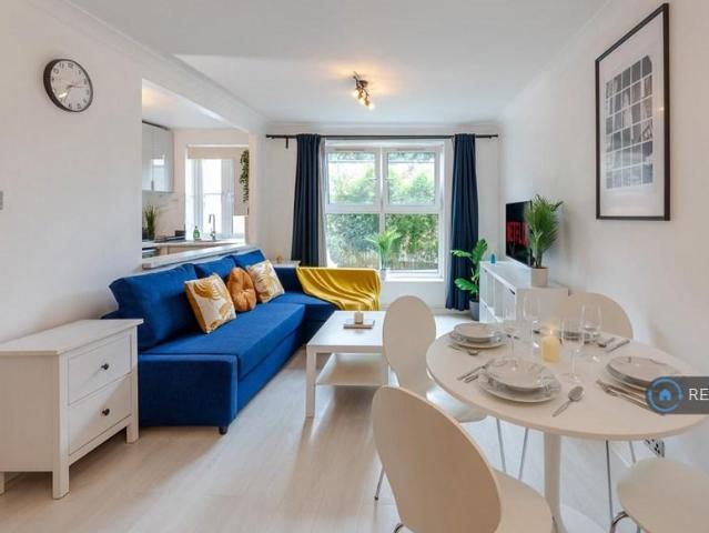 Hackney Road, London, E2 2 bed flat to rent £2,750 pcm £635 pw