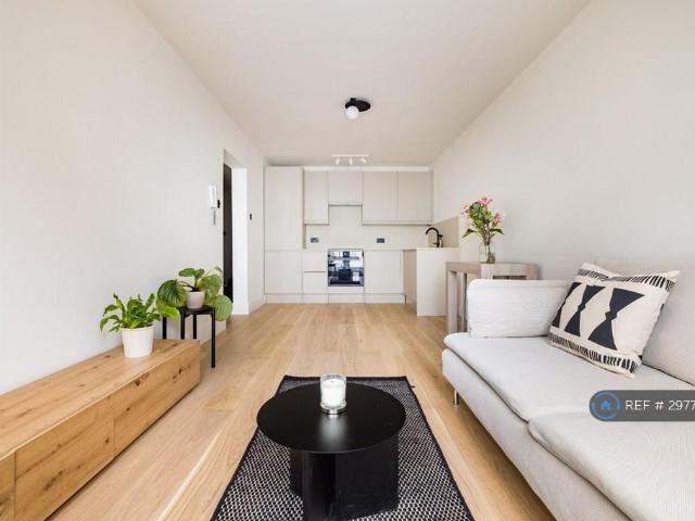 Hackney Road, London, E2 2 bed flat to rent £2,700 pcm £623 pw