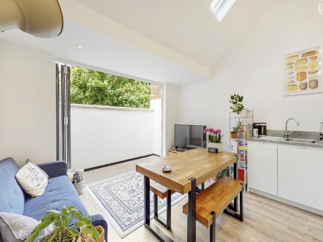 Hackney Road, Shoreditch E2, 1 bed flat to rent, £2,400 pcm | PrimeLocation
