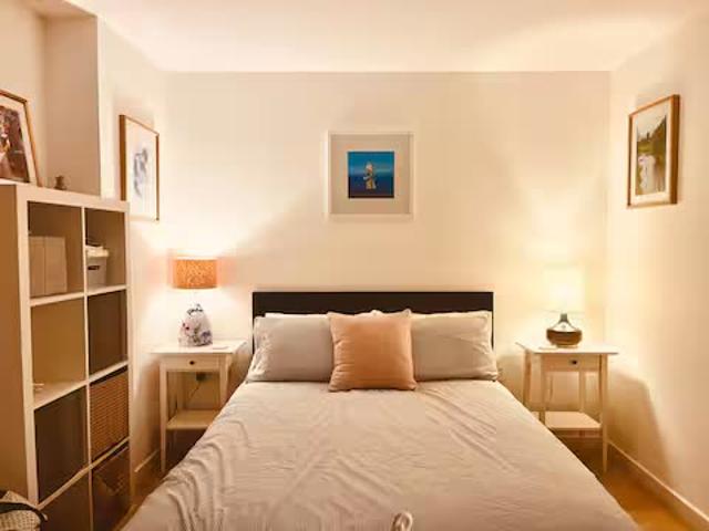 Hackney 2 BR with gym & concierge