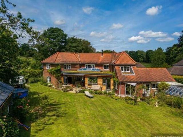 Hackness Road, Scalby, 6 Bedroom Detached