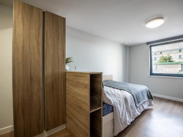 Haddington Place, Edinburgh EH7, 1 bed flat to rent, £862 pcm | PrimeLocation