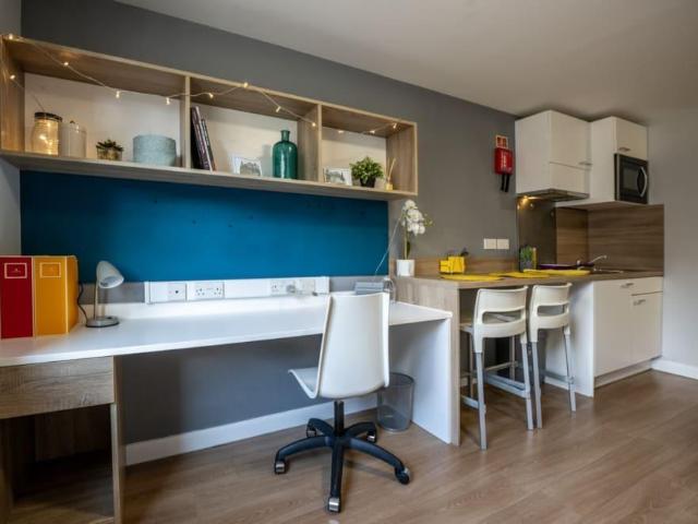 Haddington Place, Edinburgh EH7 Studio to rent £1,296 pcm £299 pw
