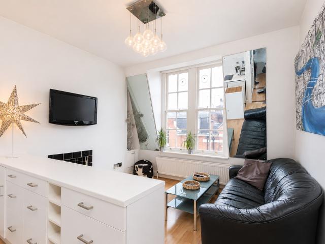 Haddon House, Hanson Street, W1W 6TZ 1 bed flat to rent £2,100 pcm £485 pw