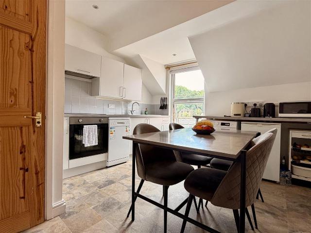 Haddon Road, Bakewell DE45, 2 bed flat to rent, £825 pcm | PrimeLocation