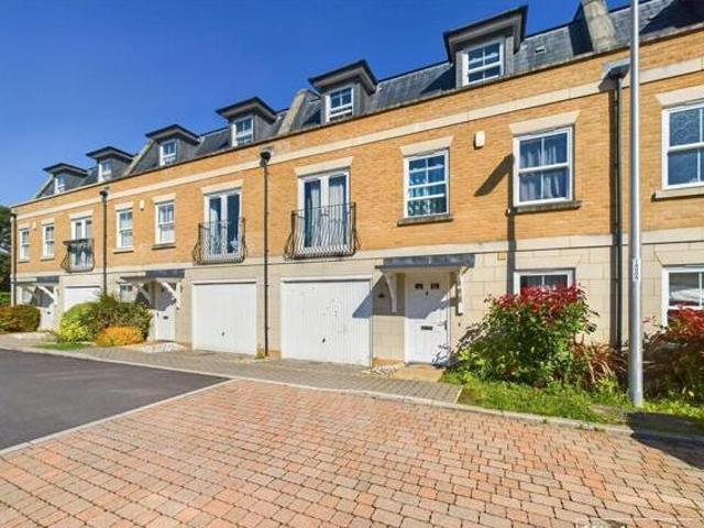 Haden Square, Reading, 4 Bedroom Town